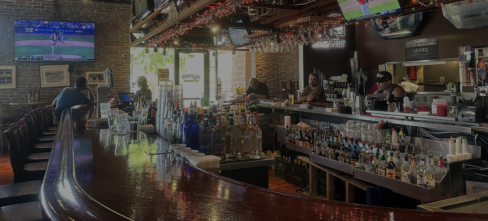 Home - Augie's Sports Grill